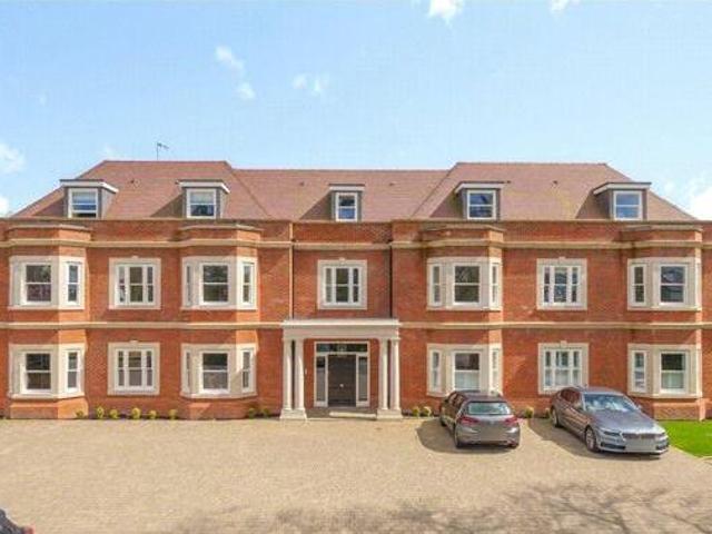 Ducks Hill Road, Northwood, 2 Bedroom Apartment