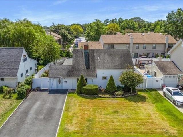 Duckpond Dr S, Wantagh, Home For Sale