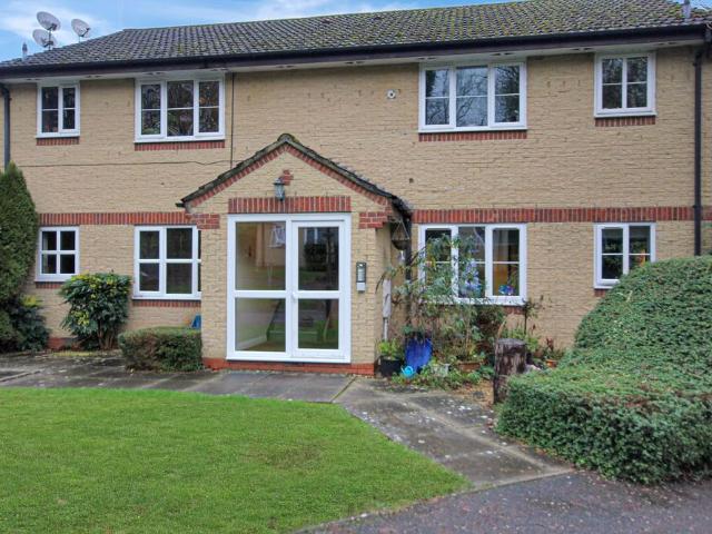 Dudbridge Meadow, Stroud, Gloucestershire, GL5 3NH