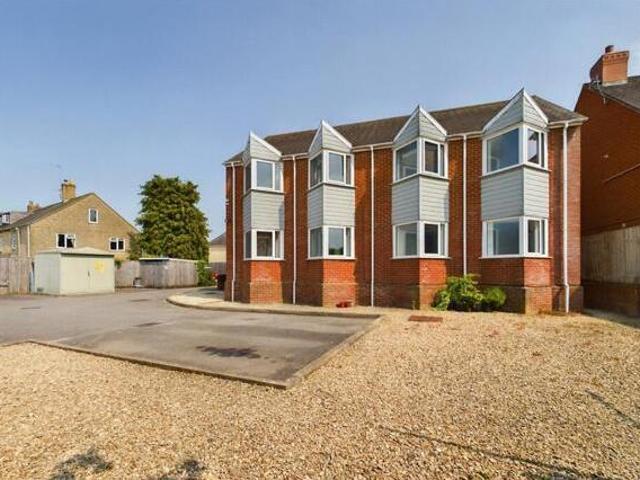Dudbridge Road, Gladfield Square, Stroud, 2 Bedroom Apartment