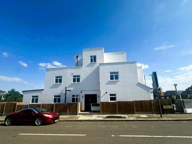 Dudden Hill Lane, Dollis Hill 2 bed apartment to rent £2,100 pcm £485 pw