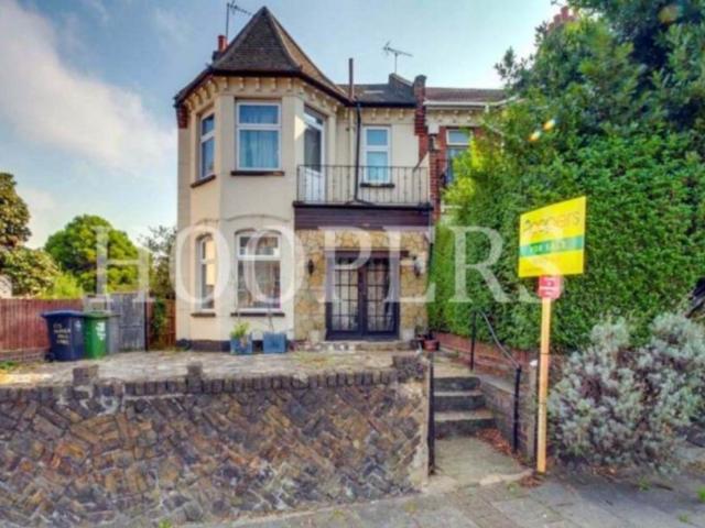 Dudden Hill Lane, London 4 bed terraced house to rent £3,500 pcm £808 pw
