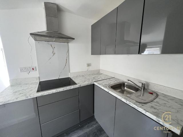 Dudey Road, Southall UB2, 3 bed flat to rent, £2,500 pcm | PrimeLocation