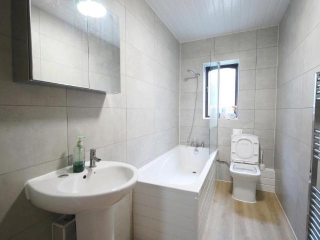 DUDLEY COURT, 16 CRAWFORD AVENUE 1 bed flat to rent £1,450 pcm £335 pw