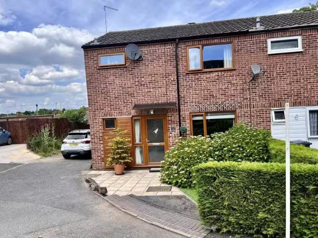 Dudley Close, Thurnby Lodge, LE5 3 bed townhouse for sale £2.