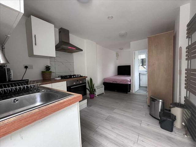 Dudley Avenue, Stanmore HA3, 1 bed flat to rent, £1,250 pcm | PrimeLocation