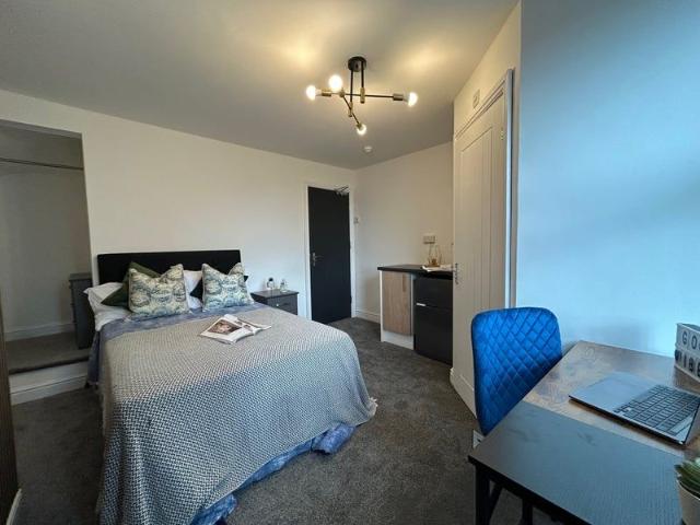Cradley Heath B64, Room to rent, £625 pcm | PrimeLocation