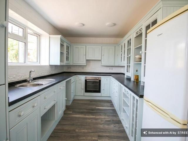 Dudley Gardens, Romford, RM3 3 bed end of terrace house to rent £1,950 pcm £450 pw