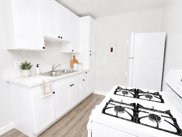 Dudley Manor Studio Apartment for Rent at 766 S Dudley St, Pomona, CA 91766