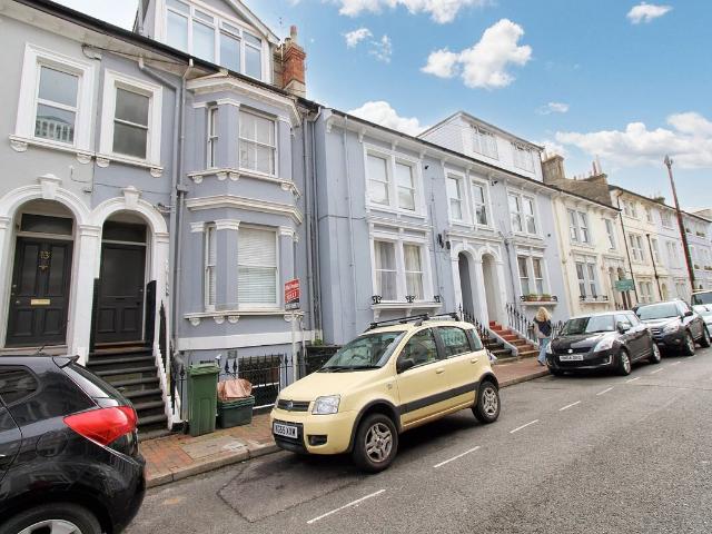 Dudley Road, Tunbridge Wells, Kent TN1, 1 bed flat to rent, £900 pcm | PrimeLocation