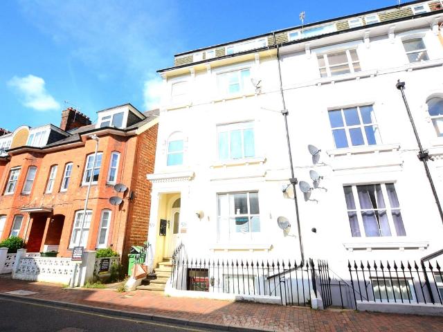 Dudley Road, Tunbridge Wells, Kent TN1, 1 bed flat to rent, £925 pcm | PrimeLocation