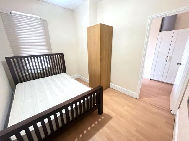 Dudley Road, Kingston upon Thames, KT1