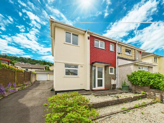 Dudley Road, Plymouth PL7 3 bed semi detached house to rent £1,310 pcm £302 pw