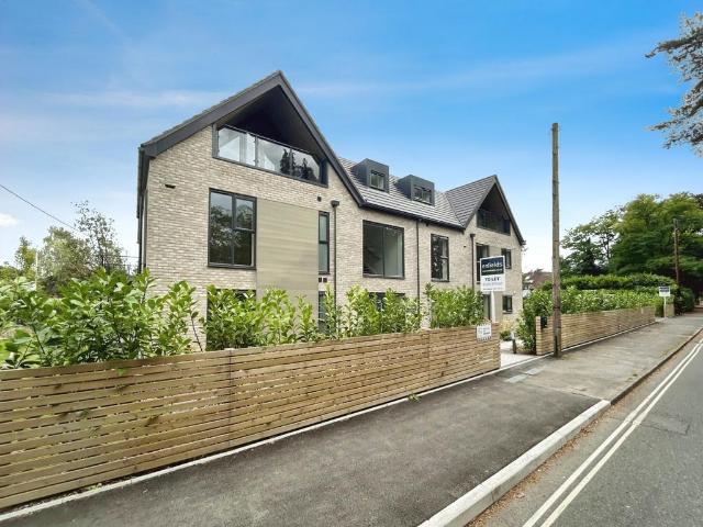 Dudsbury Road, Ferndown BH22 2 bed apartment to rent £1,550 pcm £358 pw