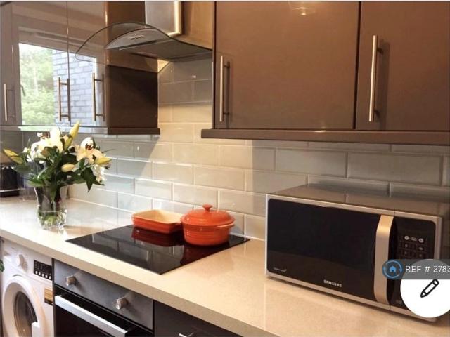 Duff Street, Edinburgh, EH11 2 bed flat to rent £1,980 pcm £457 pw