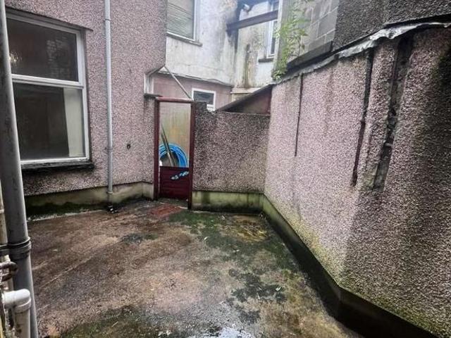 Duffryn Street, Ferndale, CF43