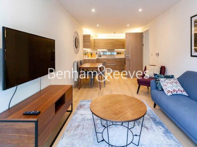 Duke of Wellington Avenue, London SE18 2 bed apartment to rent £2,500 pcm £577 pw