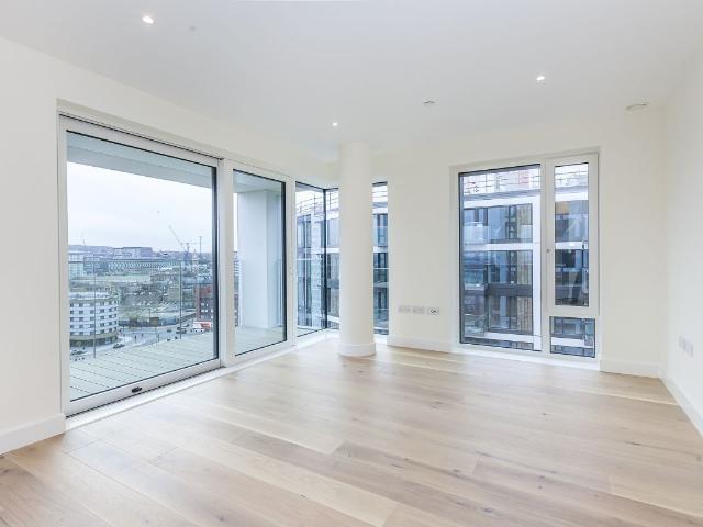Duke Of Wellington Avenue, Royal Arsenal London SE18, 2 bed flat to rent, £2,500 pcm | PrimeLocation