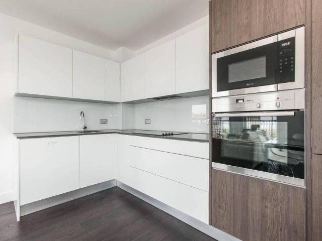 Duke Of Wellington Avenue, Woolwich SE18, 3 bed flat to rent, £2,850 pcm | PrimeLocation