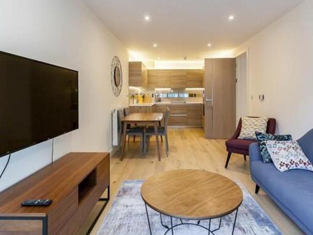 Duke Of Wellington Avenue, Woolwich, 2 Bedroom Apartment
