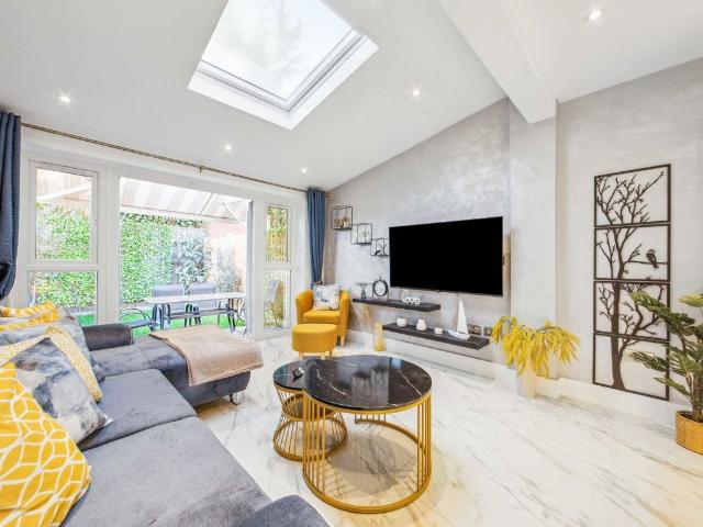 Duke Road, Chisiwck W4, 3 bed terraced house to rent, £4,199 pcm | PrimeLocation