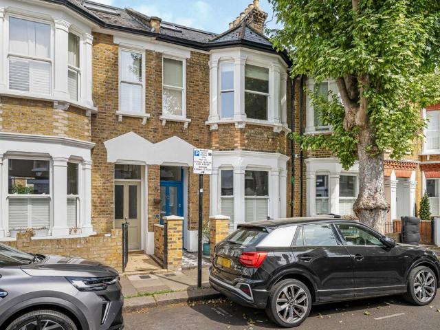 Duke Road, London, W4 4 bed terraced house to rent £6,000 pcm £1,385 pw