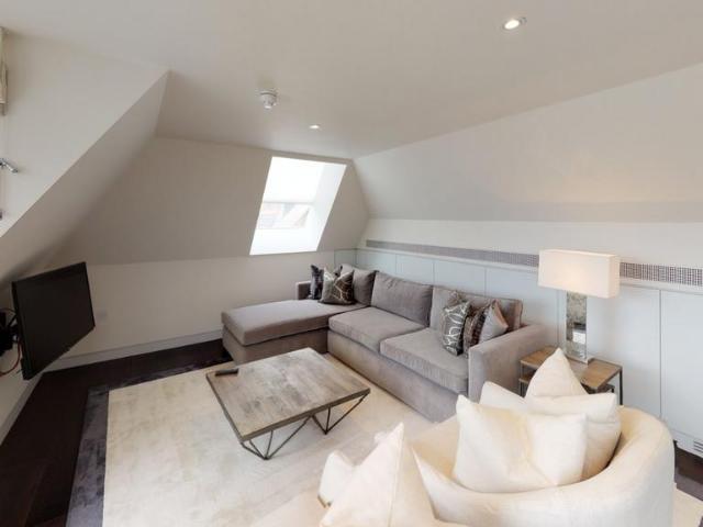 Duke Street 2 bed apartment to rent £18,417 pcm £4,250 pw
