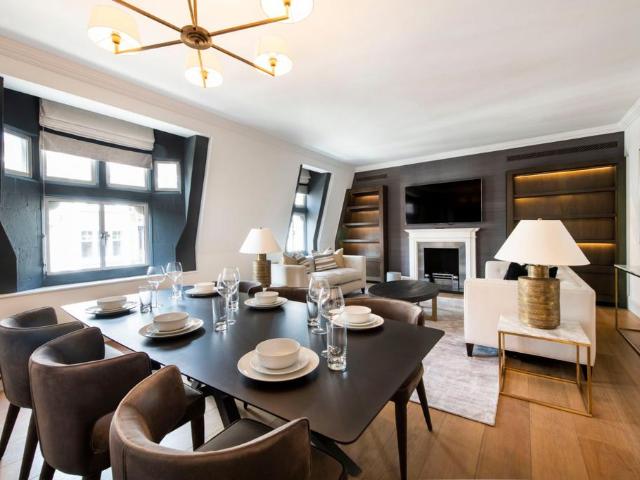 Duke Street 3 bed apartment to rent £21,233 pcm £4,900 pw
