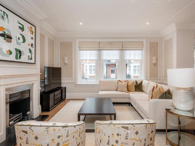 Duke Street 3 bed apartment to rent £27,733 pcm £6,400 pw