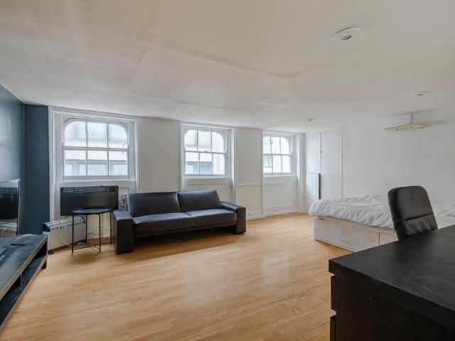 Duke Street, London, W1U Studio to rent £1,950 pcm £450 pw