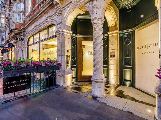 Duke Street, London, W1 3 bed apartment to rent £25,567 pcm £5,900 pw