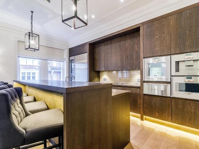 Duke Street, Mayfair, London W1K, 3 bed flat to rent, £25,567 pcm | PrimeLocation