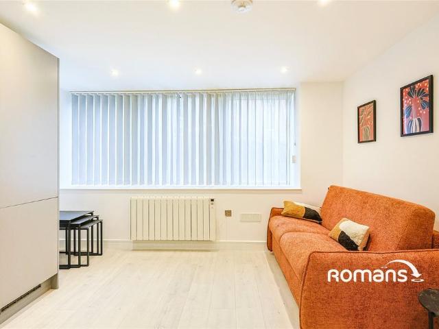Duke Street, Reading, Berkshire, RG1 1 bed flat to rent £1,225 pcm £283 pw