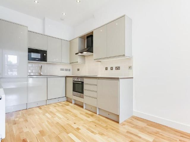 Duke Street, Richmond, Surrey TW9, 2 bed flat to rent, £2,400 pcm | PrimeLocation