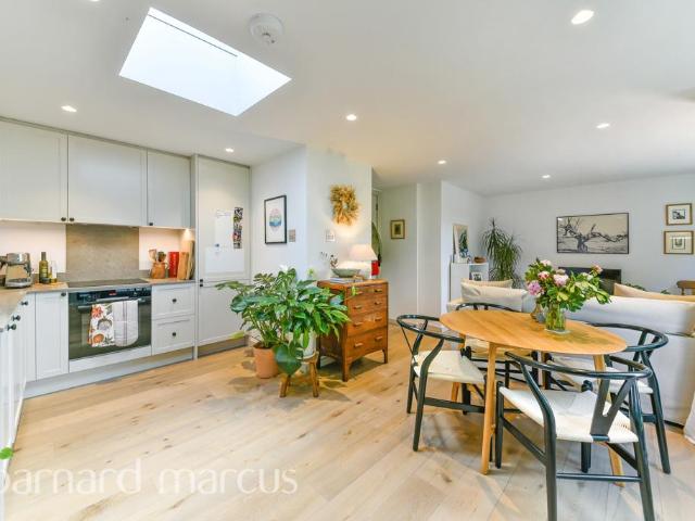 Dukes Mews, Muswell Hill 1 bed apartment to rent £2,000 pcm £462 pw