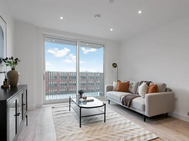 Dukes Road, Wood Street, Walthamstow E17, 1 bed flat to rent, £2,400 pcm | PrimeLocation
