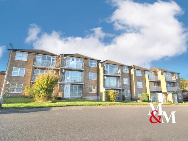 DULVERTON COURT 2 bed flat to rent £1,050 pcm £242 pw