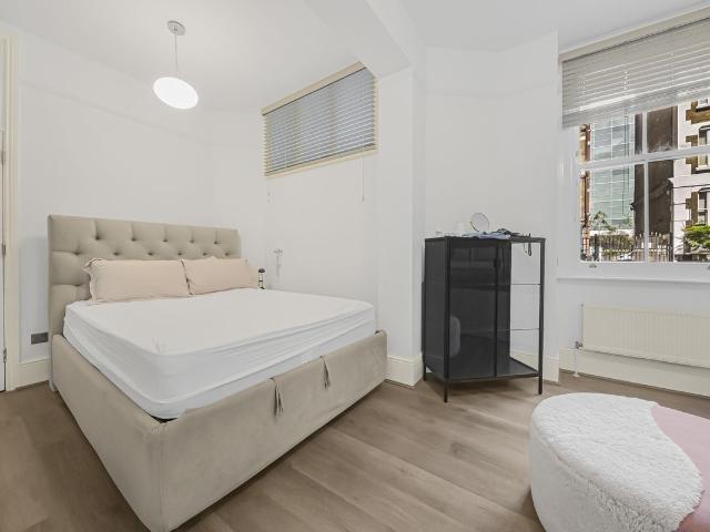 Dulverton Mansions, Gray's Inn Rd, Camden WC1X, 1 bed flat to rent, £2,400 pcm | PrimeLocation