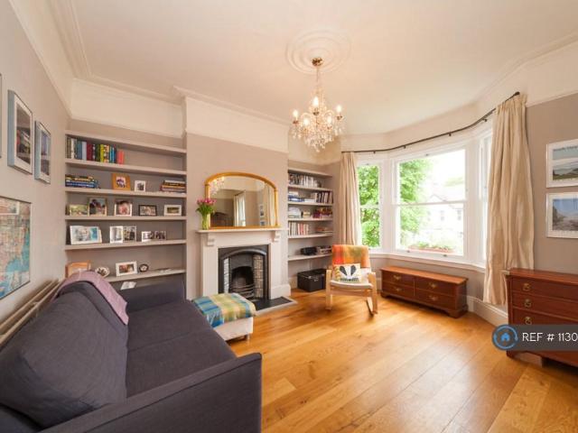 Dulwich, London, SE21 2 bed flat to rent £2,600 pcm £600 pw