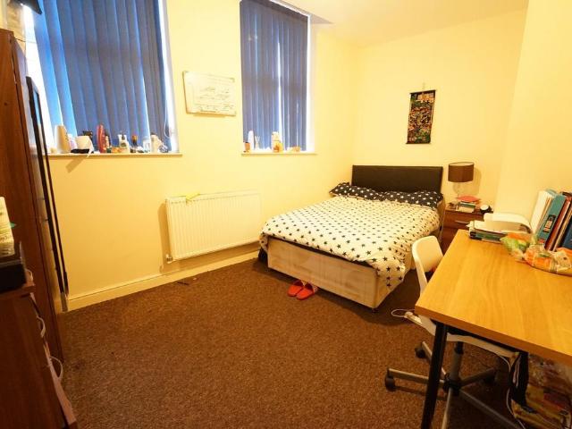 Dulwich Road, Nottingham. 5 bed flat to rent £1,755 pcm £405 pw
