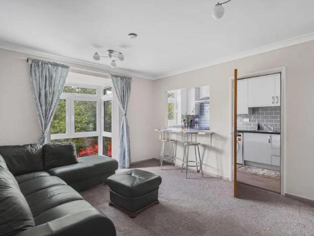 Dulwich Wood Avenue, Dulwich 1 bed flat to rent £1,600 pcm £369 pw