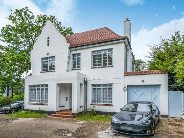 Dulwich Wood Park, London SE19, 2 bed flat to rent, £2,600 pcm | PrimeLocation