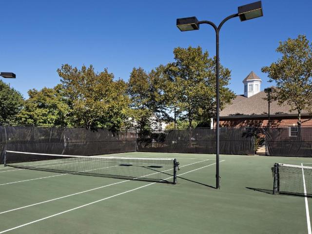 Dulles Greene 2 Bedroom Apartment for Rent at 2150 Astoria Cir, Herndon, VA 20170