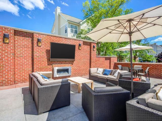 Dulles Greene 3 Bedroom Apartment for Rent at 2150 Astoria Cir, Herndon, VA 20170