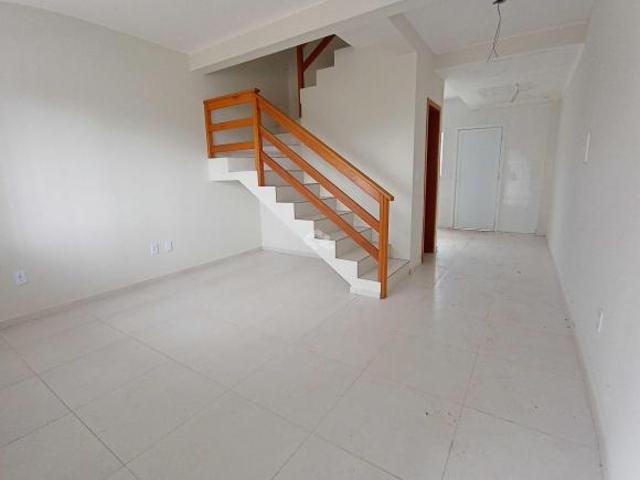 Duplex 02 dormitórios com pátio
