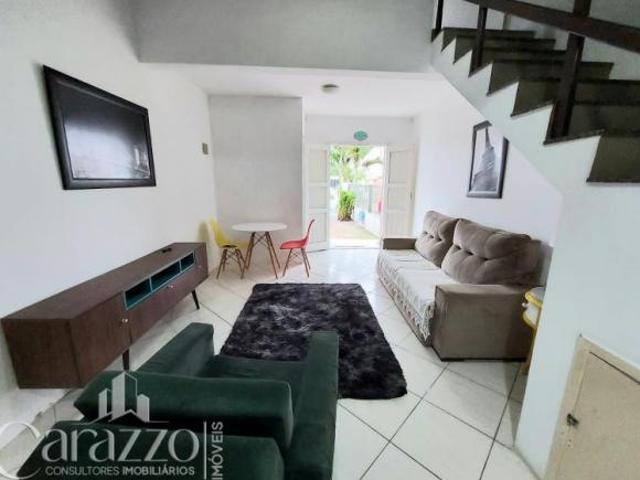 Duplex com 02 dormitórios