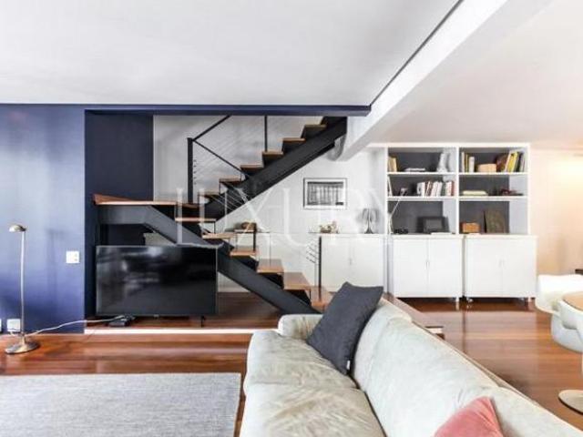 Duplex com 136 m², 3 quartos sendo 1 suíte à venda no bairro Vila Madalena