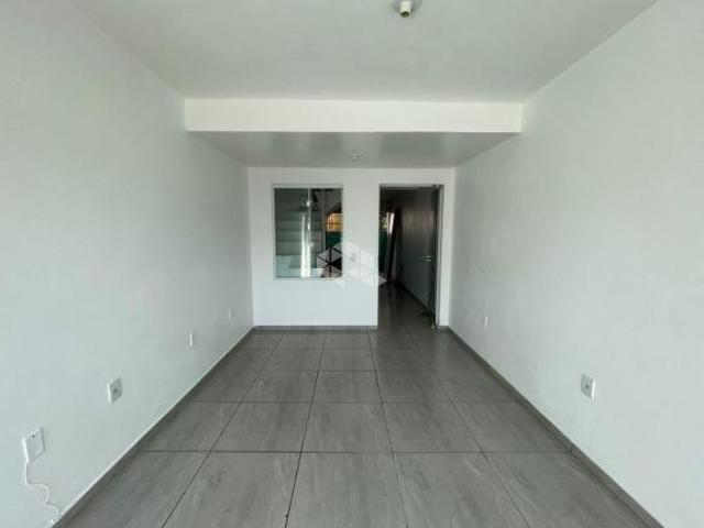 Duplex com 2 dormitórios no bairro Schulz!