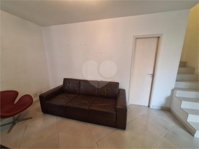 Duplex com 2 quartos para alugar em Moema SP