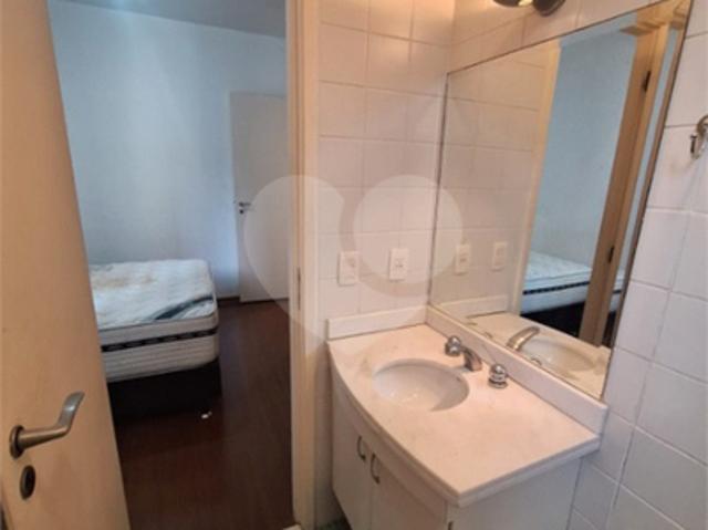 Duplex com 2 quartos para alugar em Moema SP